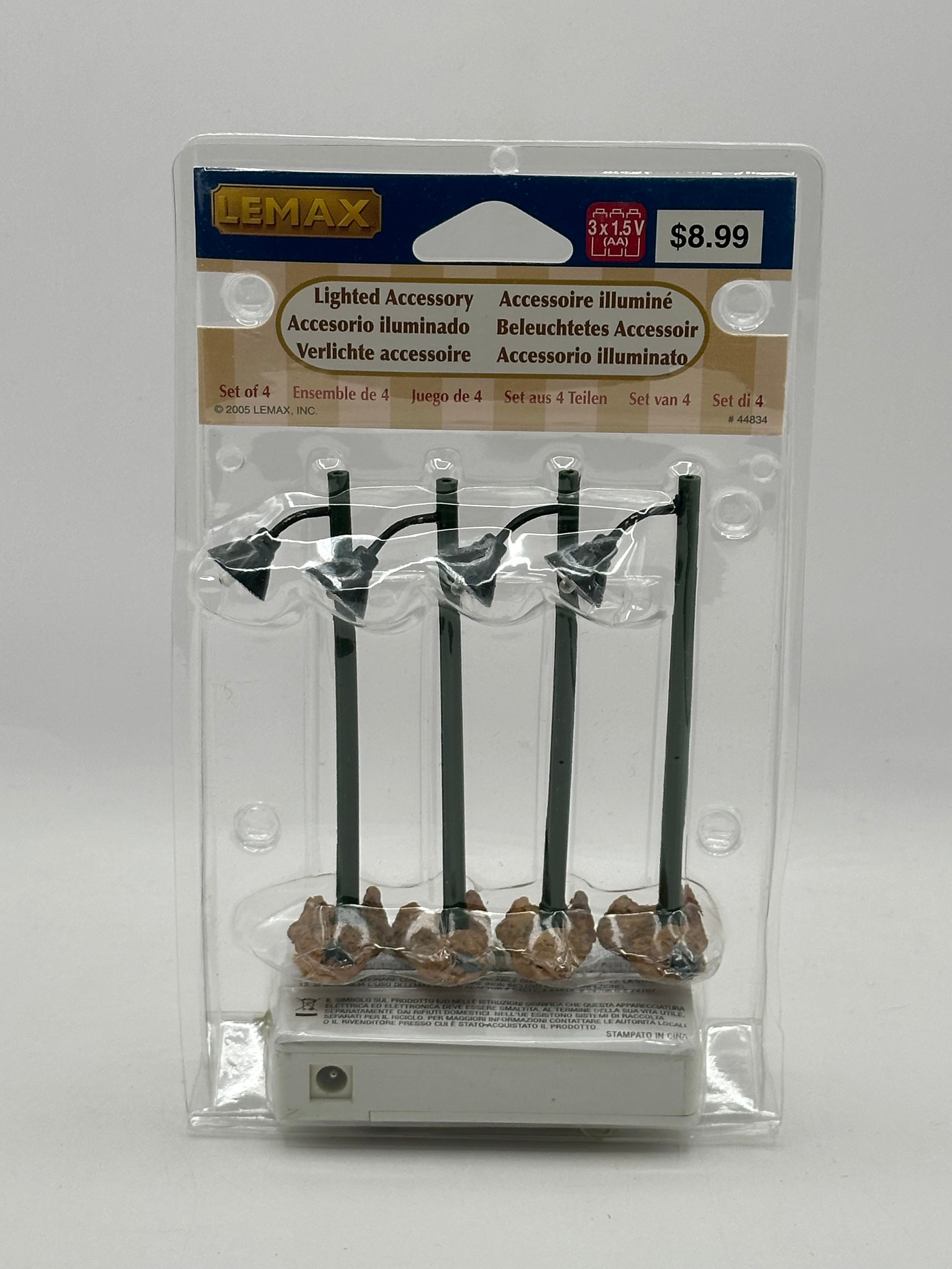 Lemax Rustic Street Lamp (Set of 4) – Vintage Villages